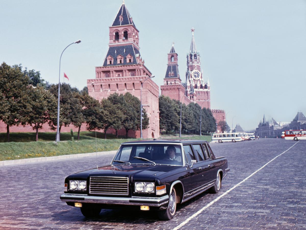 ZIL 4104 technical specifications and fuel economy